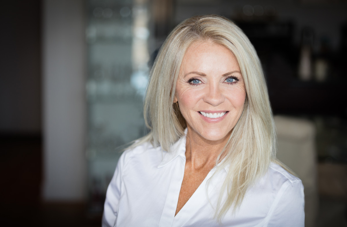 How to improve the appearance of your eyes with blepharoplasty | CAPS ...